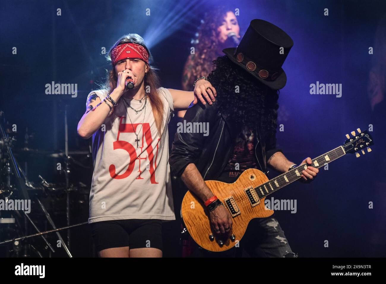 Rose Gun - The Guns N' Roses Legend (Tribute Band Stock Photo - Alamy