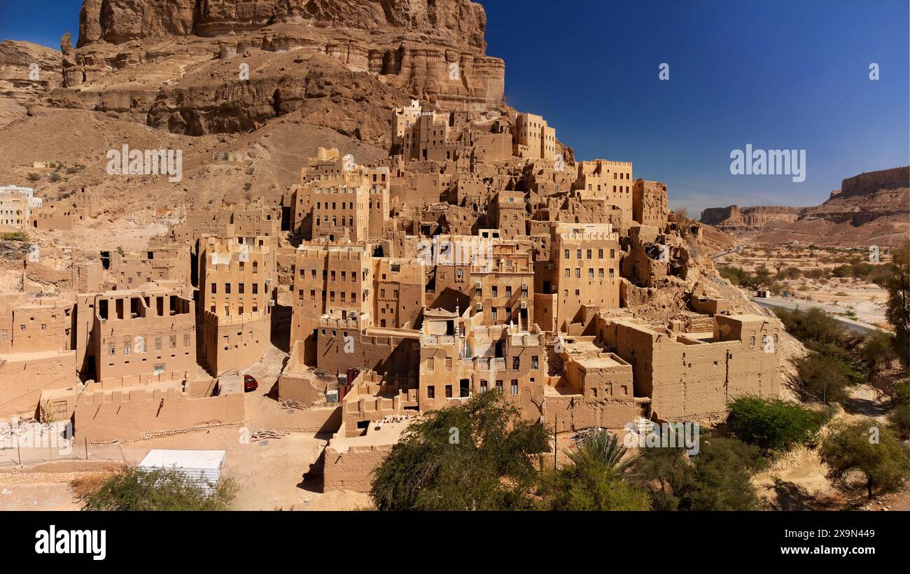 Aerial photo of wadi hadhramaut hi-res stock photography and images - Alamy
