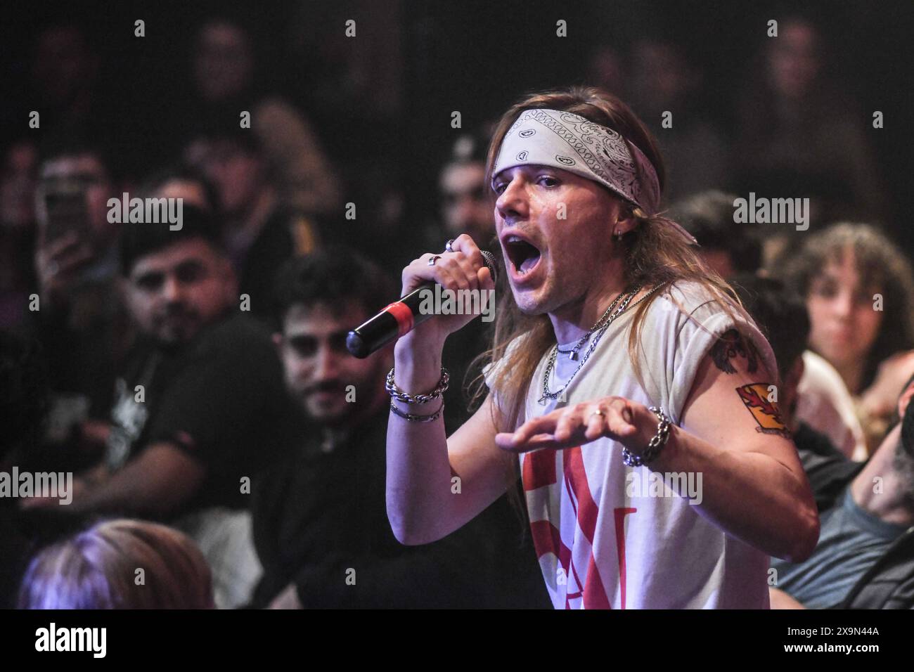 Rose Gun - The Guns N' Roses Legend (Tribute Band Stock Photo - Alamy