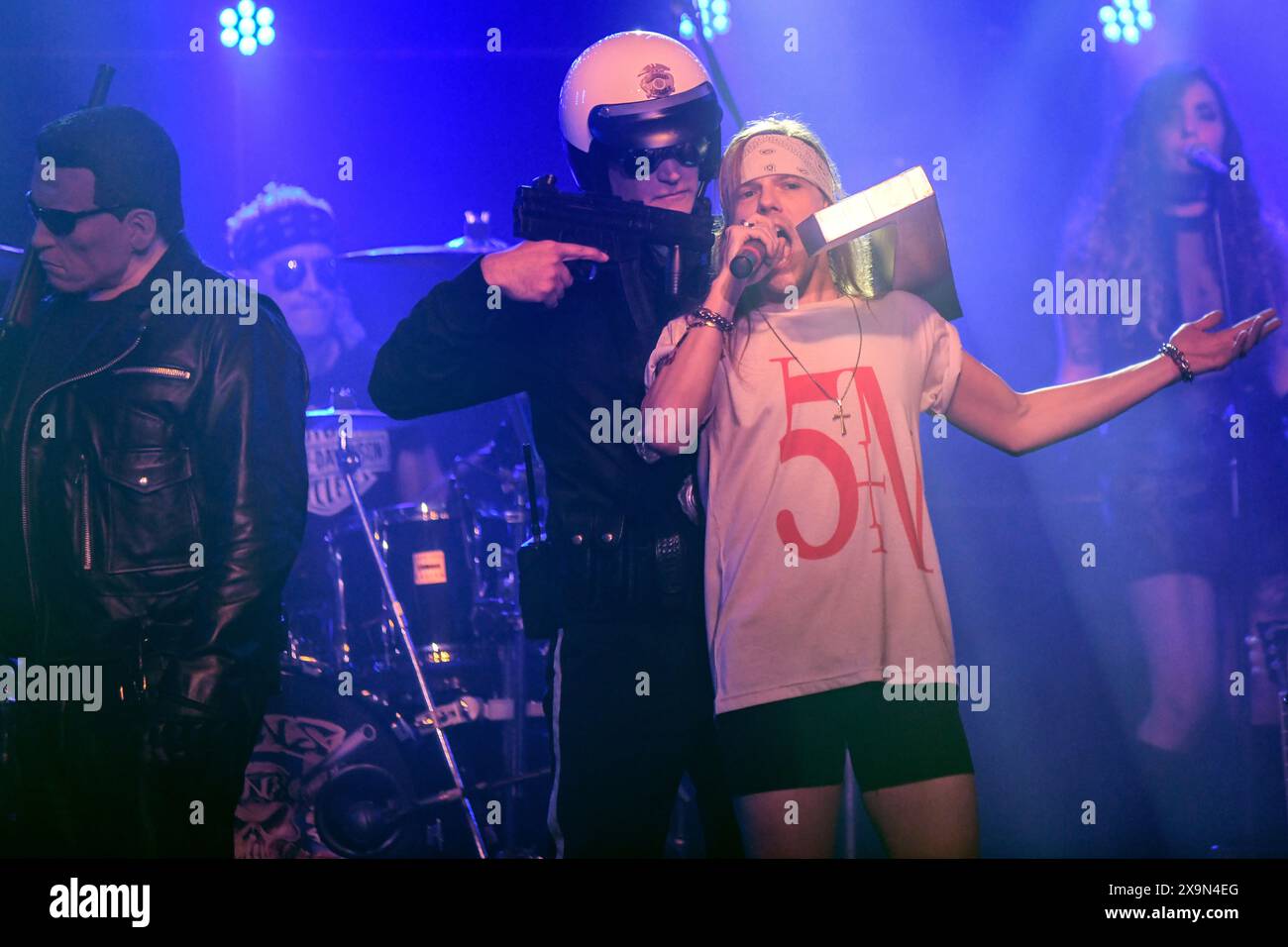 Rose Gun - The Guns N' Roses Legend (Tribute Band Stock Photo - Alamy