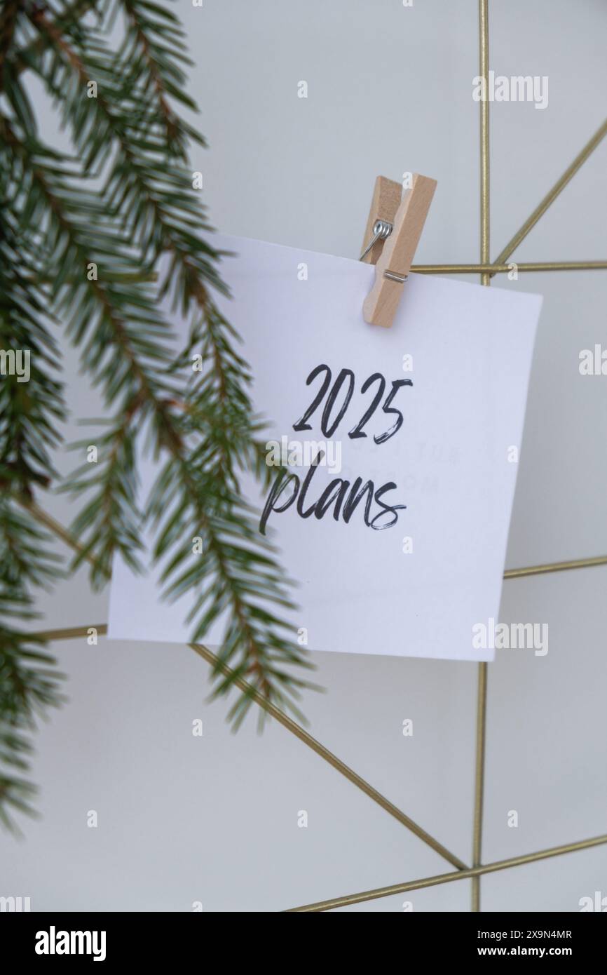 Paper note inspirational checklist hi-res stock photography and images ...