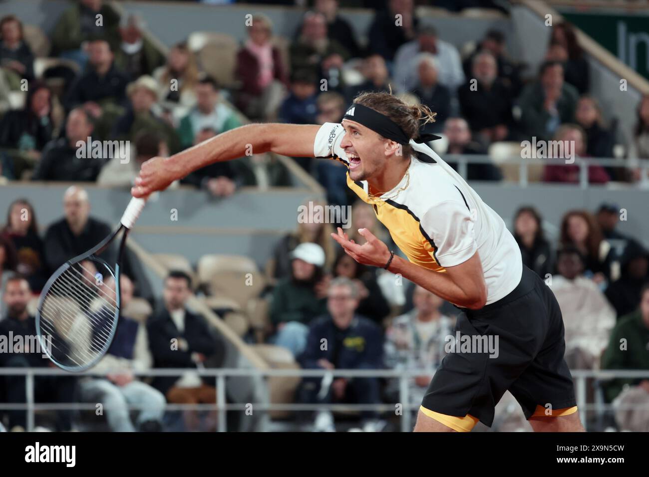 Paris, France. 01st June, 2024. Fourth-seeded Alexender Zverev of Germany plays Tallon ...