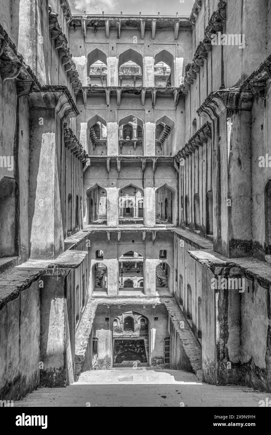 Bawdi hi-res stock photography and images - Alamy