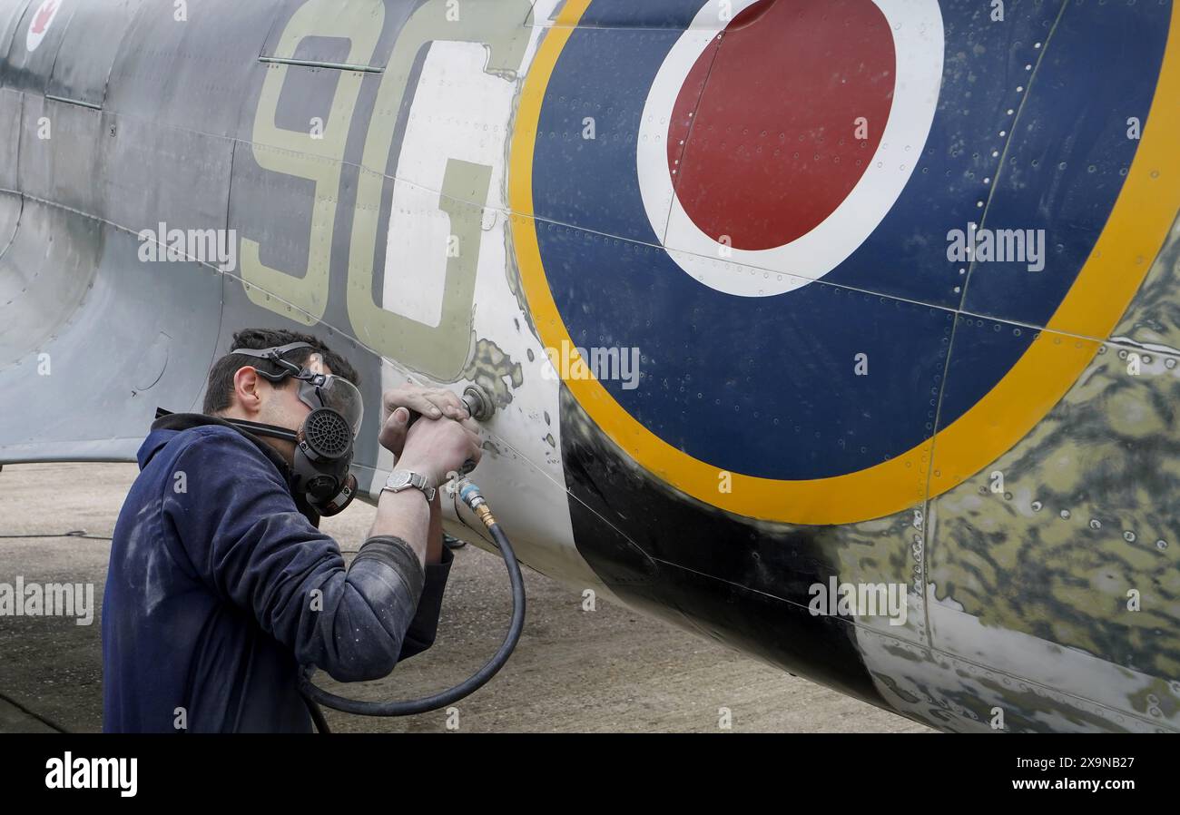 Alex Monk, Spitfire Pilot and Engineer at the Biggin Hill Heritage ...