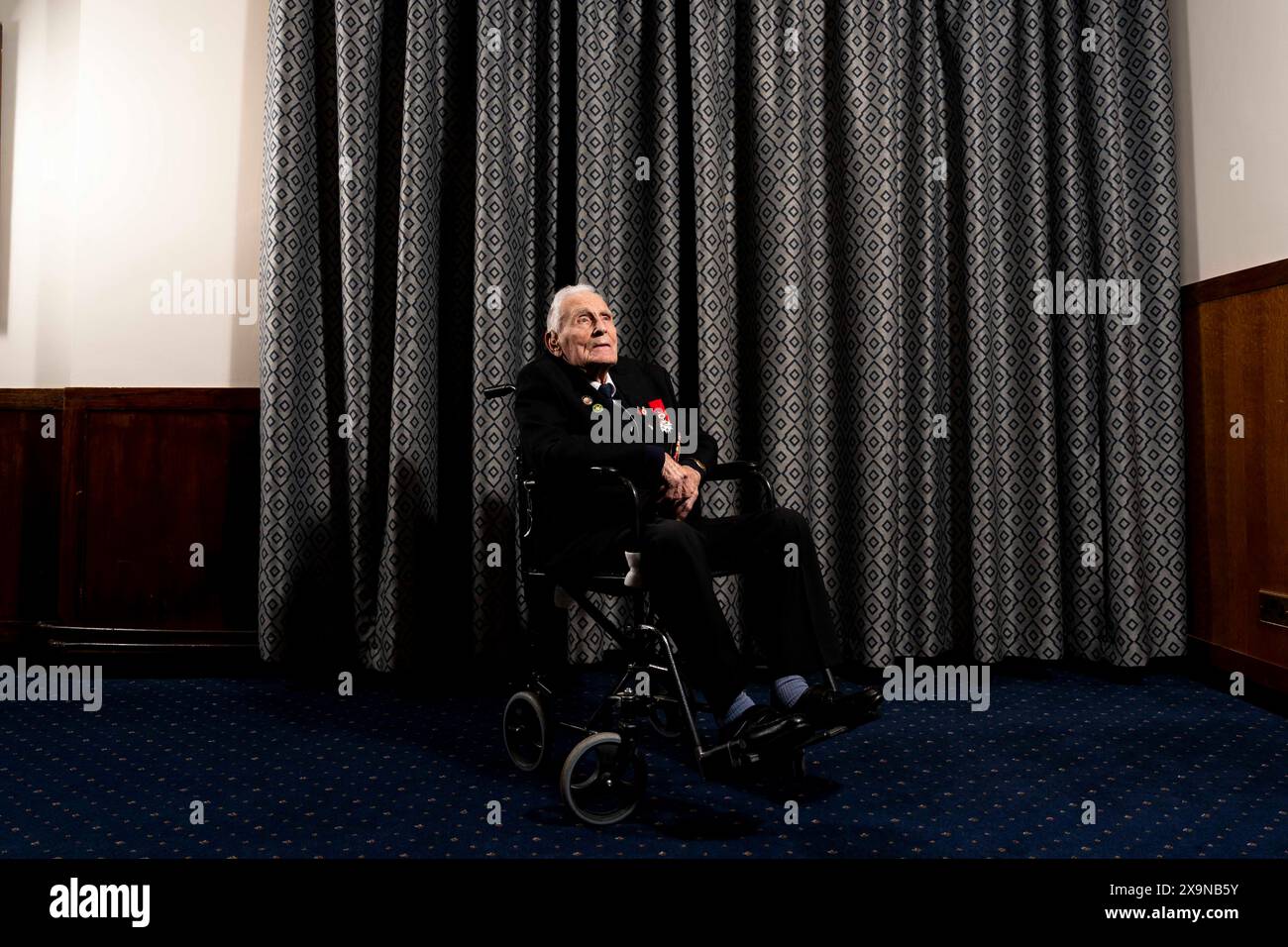 D-Day veteran John Dennett, 99, from Liverpool, who served with the ...