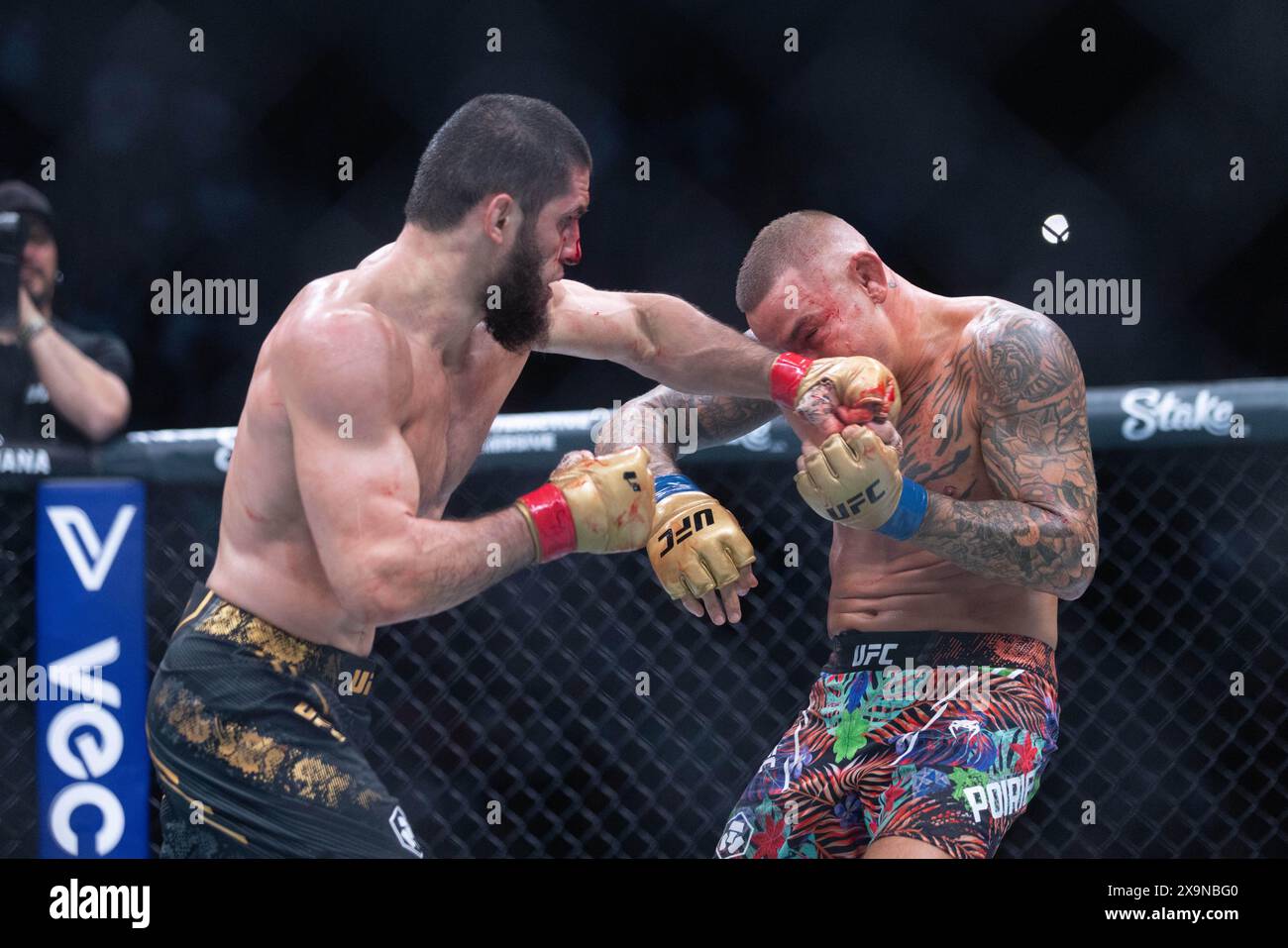 Islam makhachev vs dustin poirier hi-res stock photography and images ...