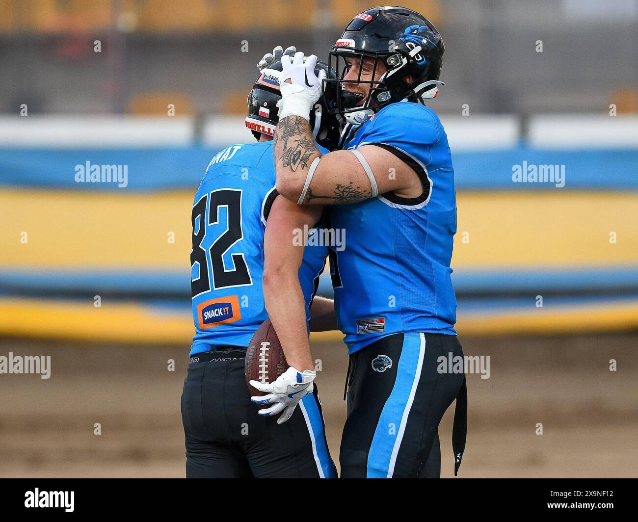 Przemyslaw Banat (Panthers Wroclaw #82), Adria Botella Moreno (Panthers ...