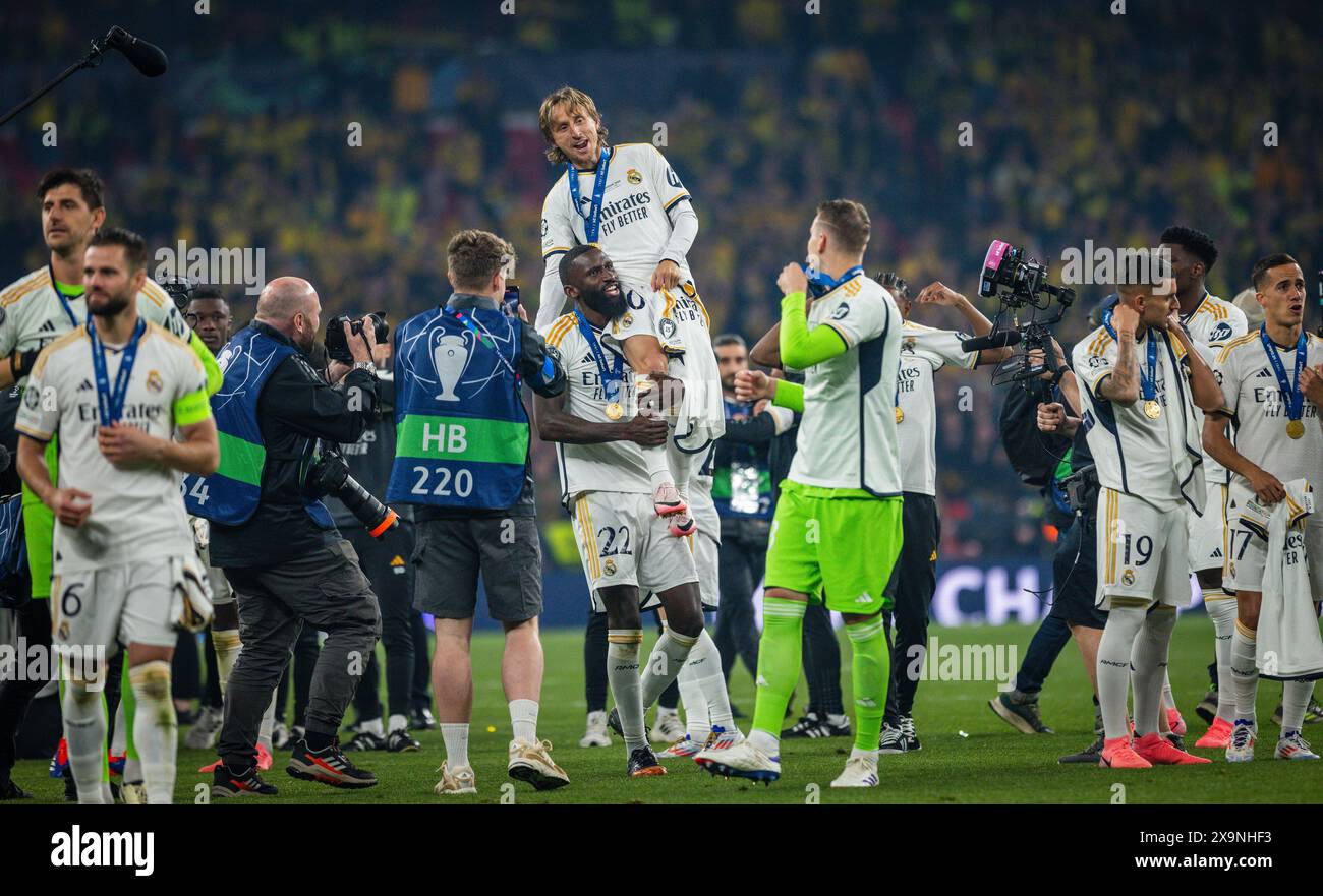 Luka modric real madrid 2024 hi-res stock photography and images - Alamy