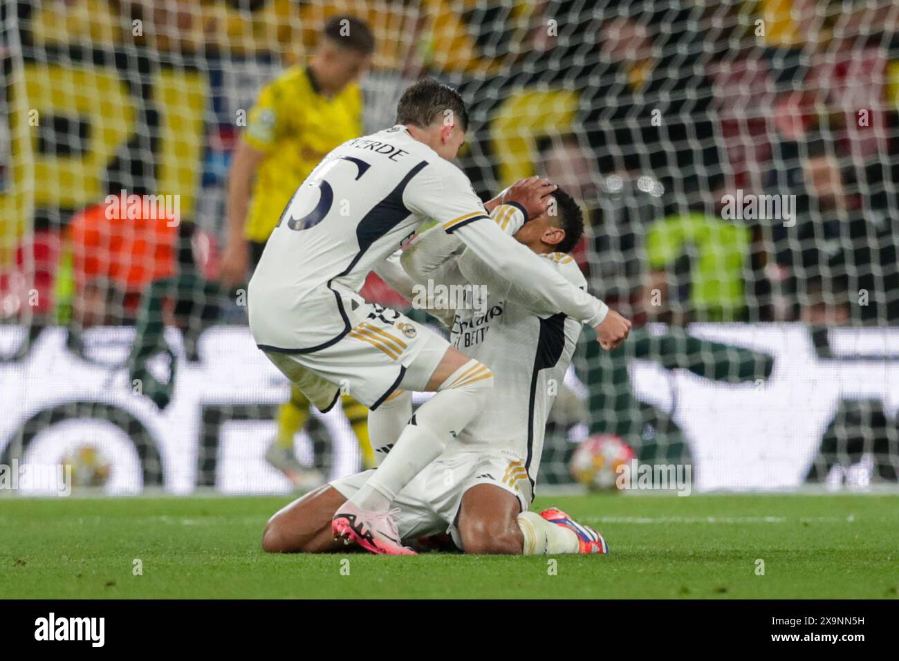 Federico Valverde of Real Madrid (L) and Jude Bellingham of Real Madrid ...
