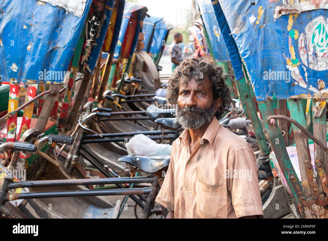 Dhaka rickshaw garage hi-res stock photography and images - Alamy