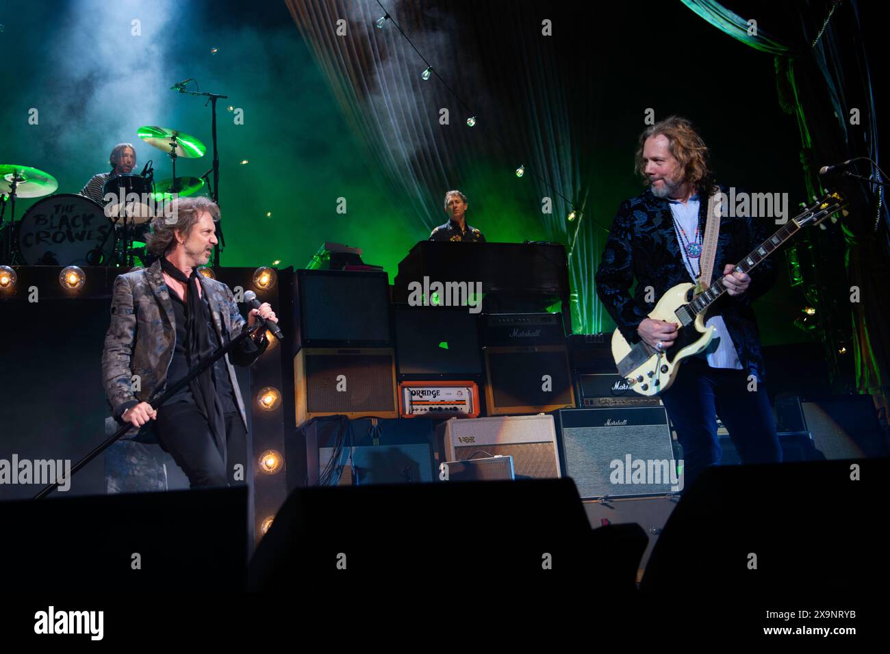 The black crowes sanger gitarrin hi-res stock photography and images ...