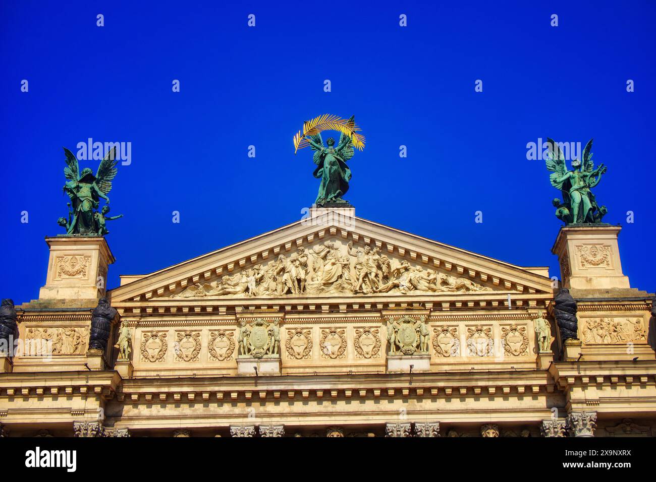 Neoclassical building hi-res stock photography and images - Alamy