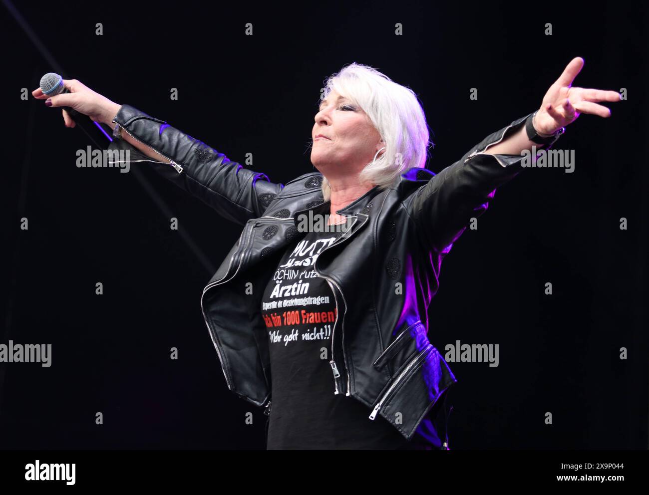 Schlagersängerin Claudia Jung SchlagerOlymp 2024 am 01.06.2024 ...