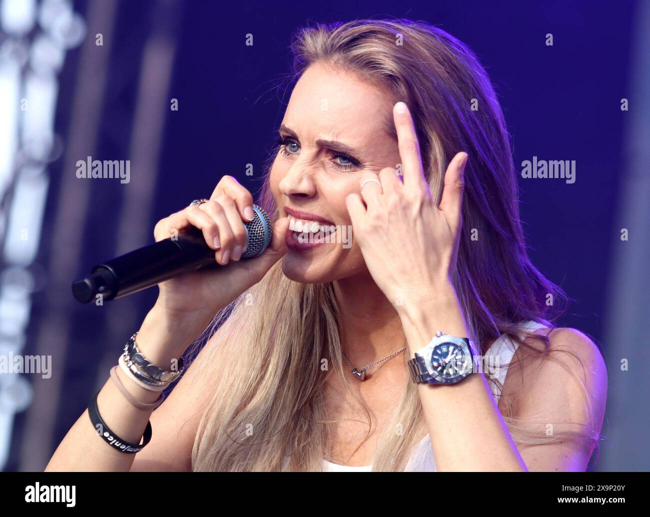 Sängerin Jenice SchlagerOlymp 2024 am 01.06.2024 Zentraler Festplatz ...