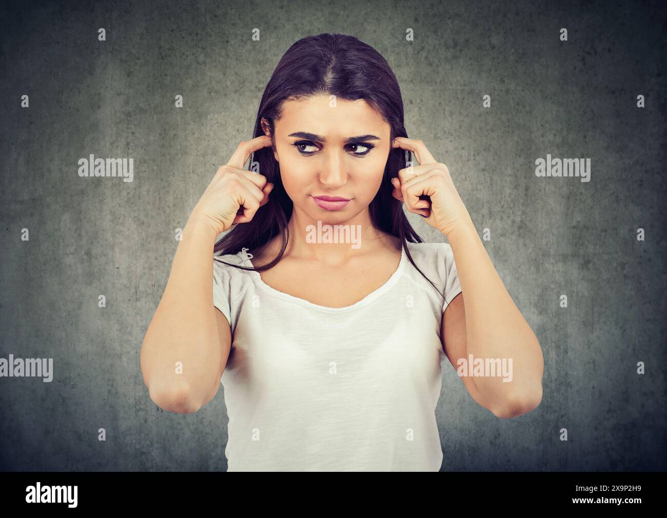 Reaction listen hi-res stock photography and images - Alamy
