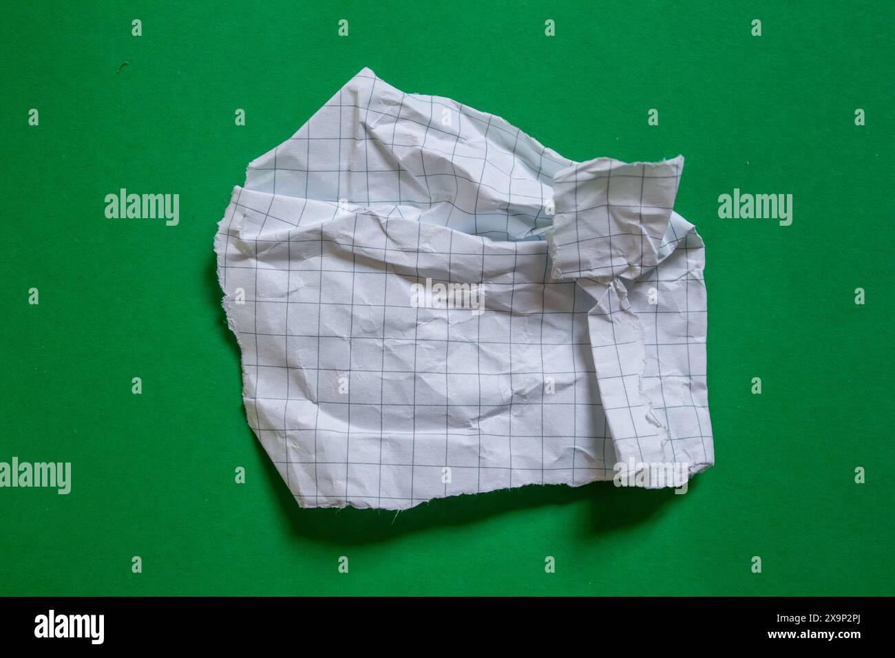 Piece torn graph note paper hi-res stock photography and images - Alamy