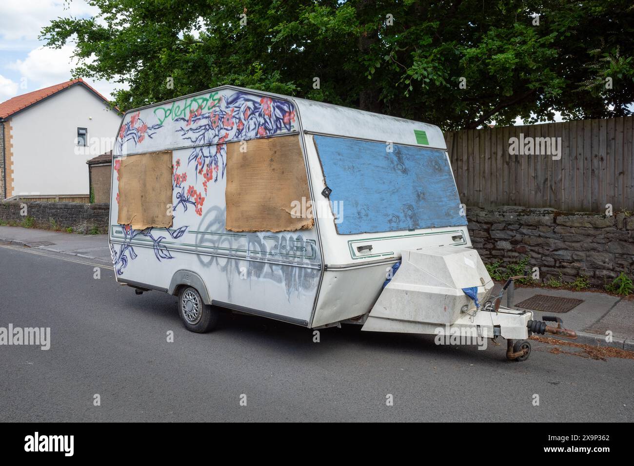 Abandoned roadside hi-res stock photography and images - Alamy