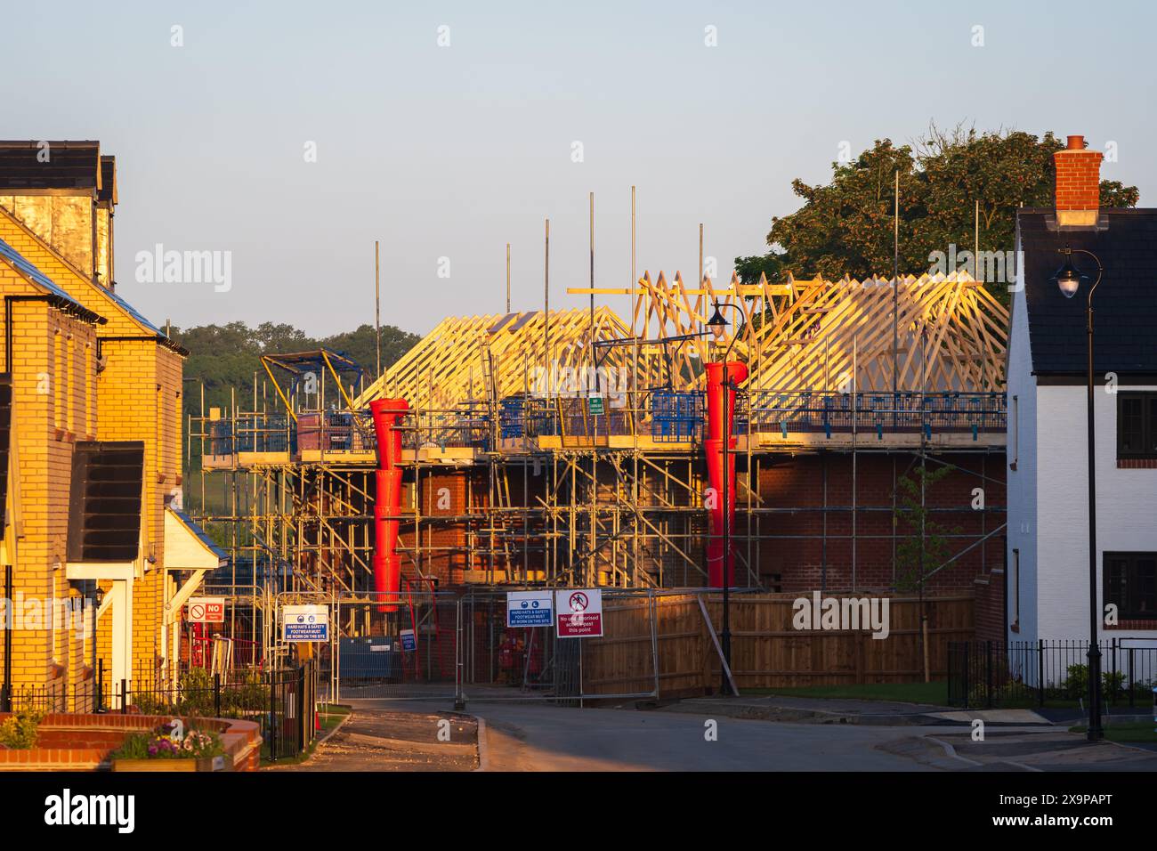 New build house development estate in england uk Stock Photo - Alamy