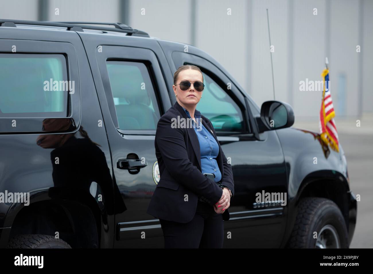 Seattle, Washington, USA. 1st June, 2024. A special agent stands guard ...