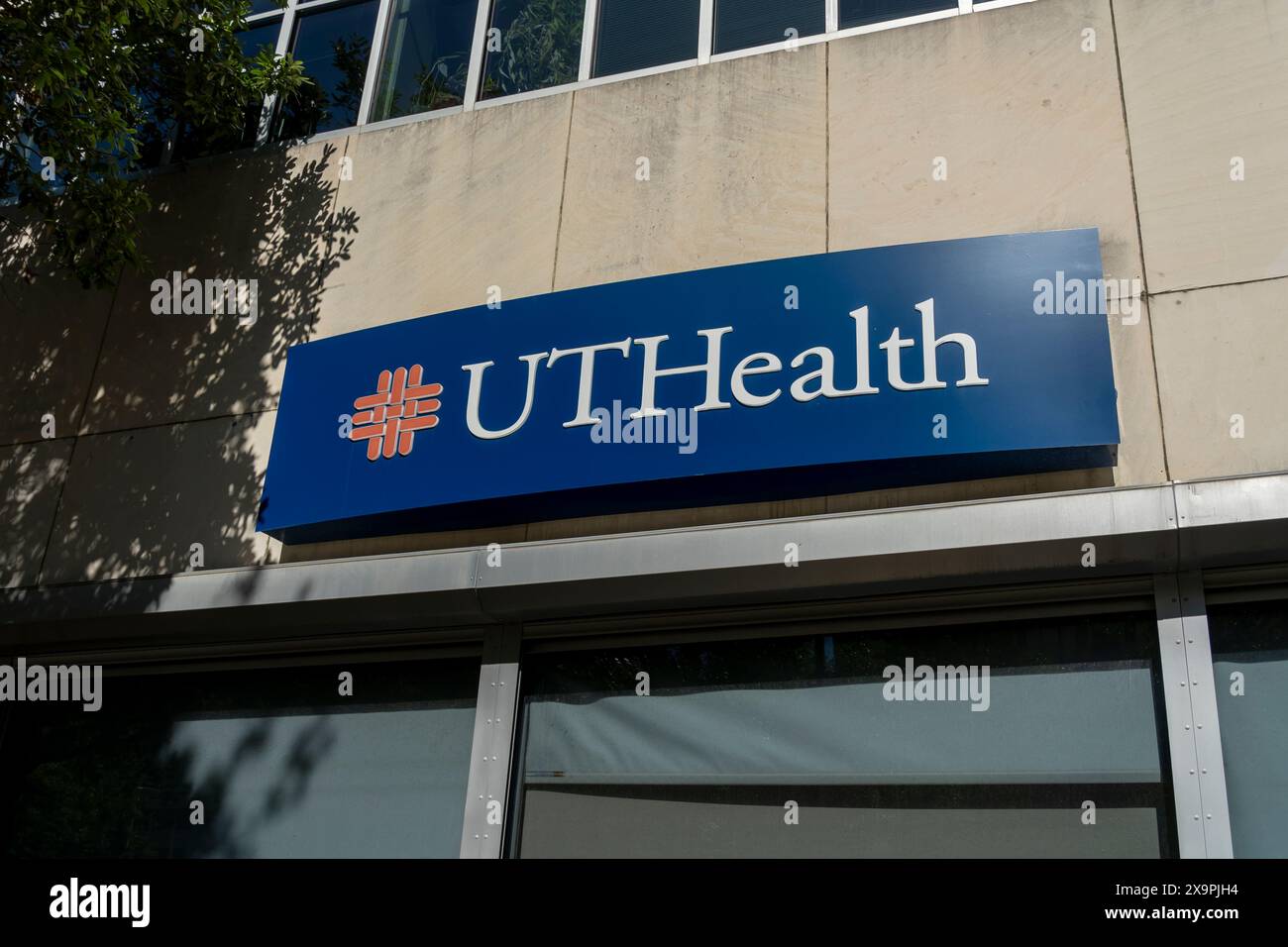 Nursing logo hi-res stock photography and images - Alamy