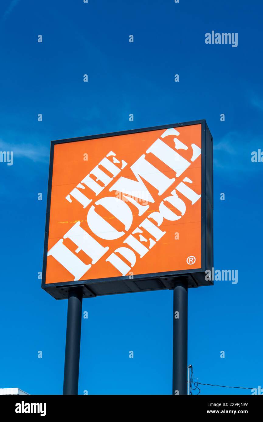 Houston, TX, USA - April 14, 2024: Close up of Home Depot logo sign ...