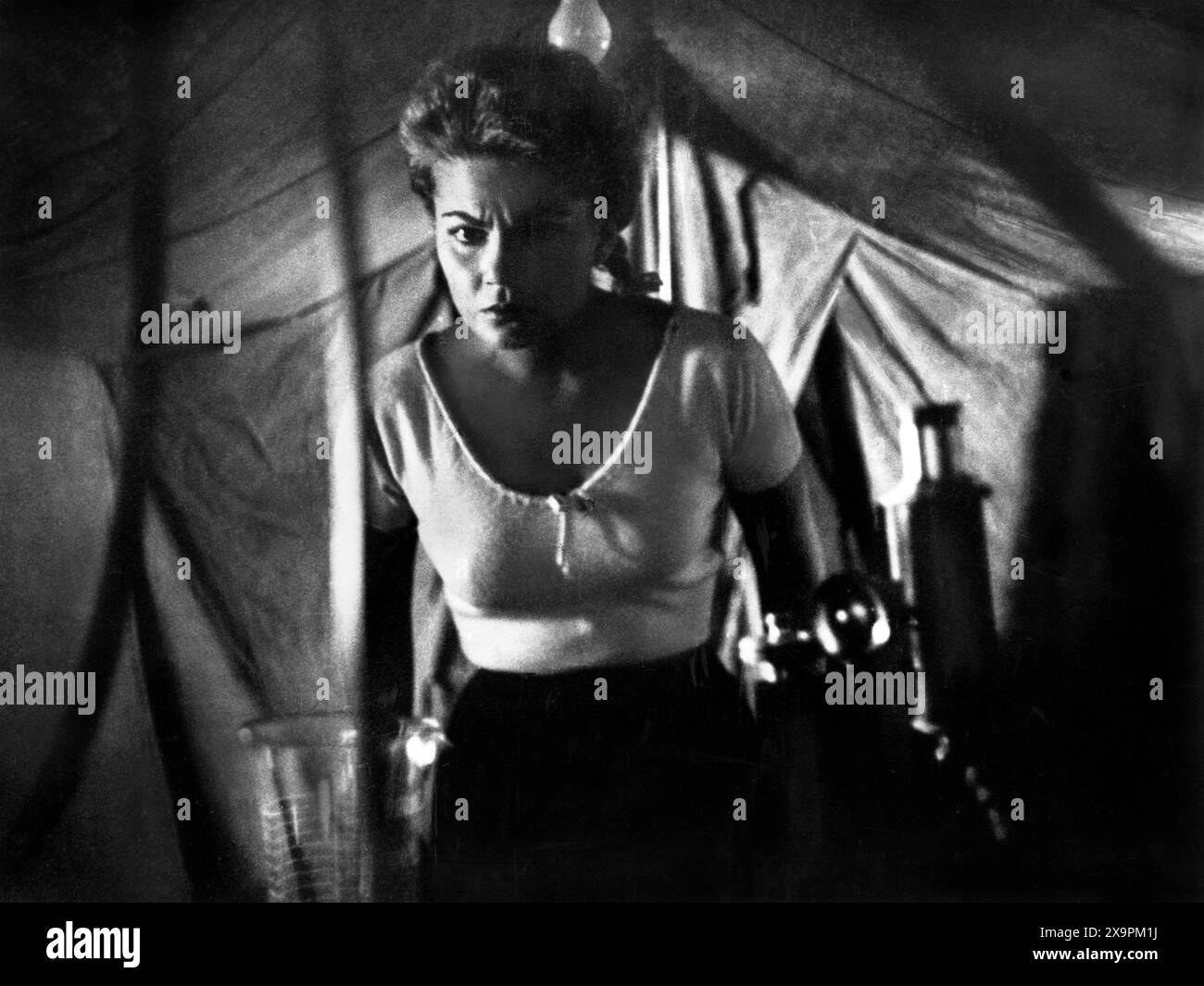 Barbara Wilkin, on-set of the film, "The Flesh Eaters", Cinema ...