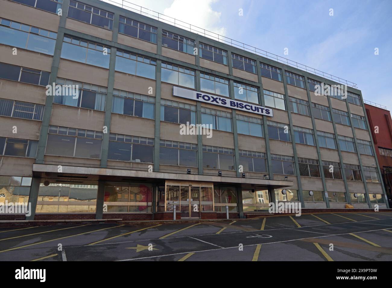 Biscuits factory hi-res stock photography and images - Alamy