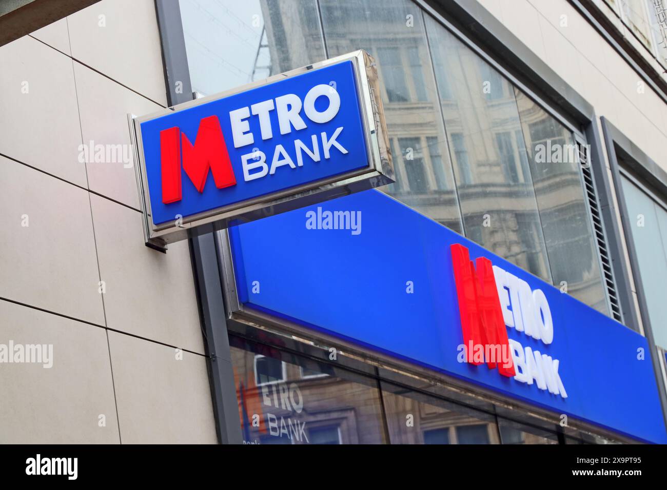Metro Bank signage over branch in Bradford Stock Photo - Alamy