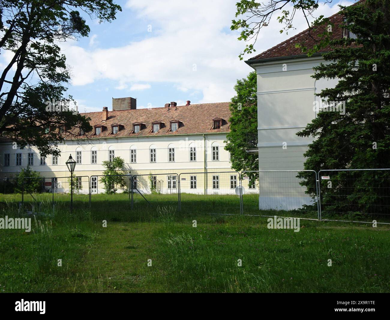 Grand Hotel Sauerhof, Ruine, Baden bei Wien, 2024, Manfred Siebinger ...