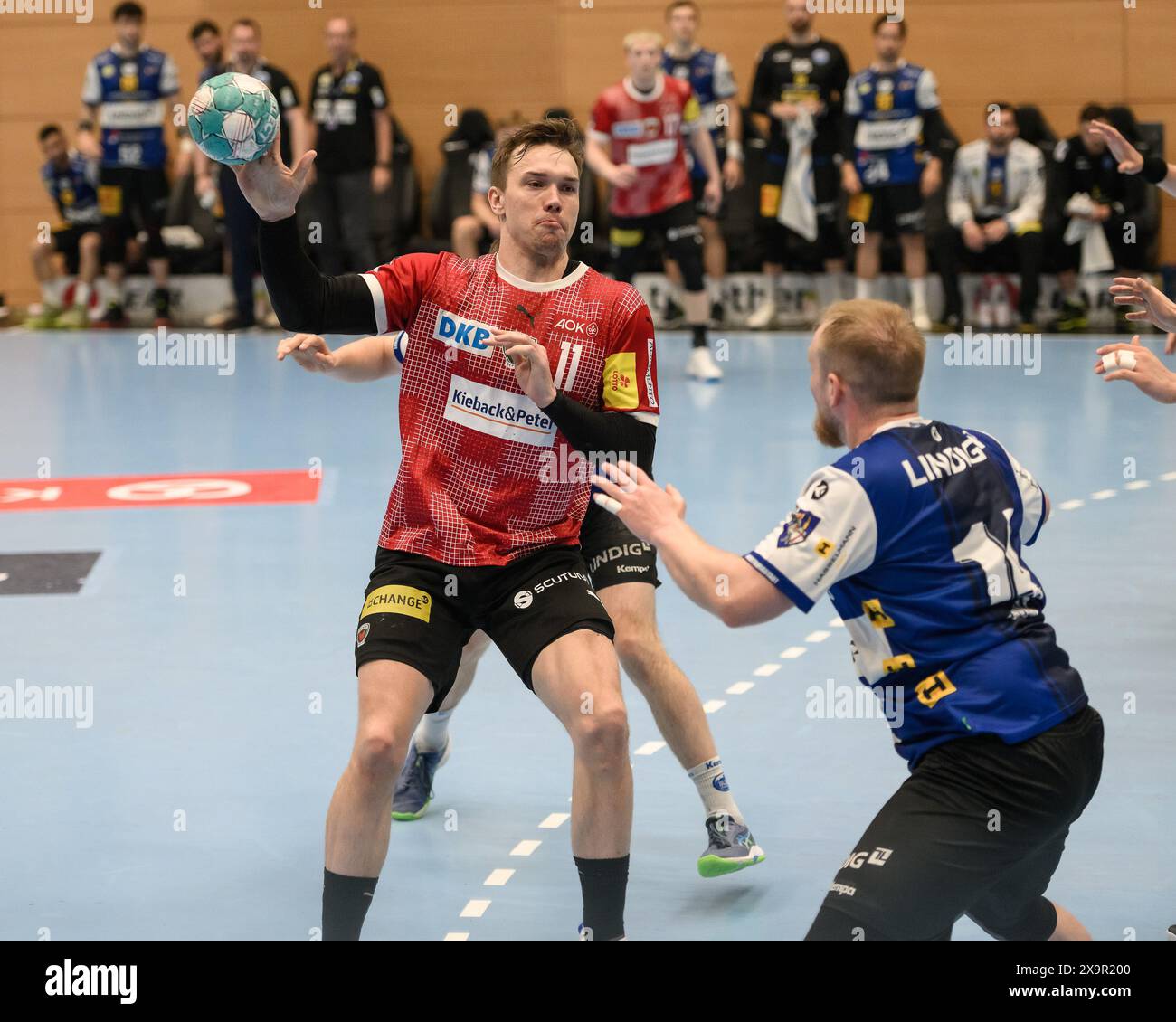 Andersson Lasse Bredekjaer (RL, Fuechse Berlin, #11), Peter Walz (Kreis, ThSV Eisenach, #14) GER ...