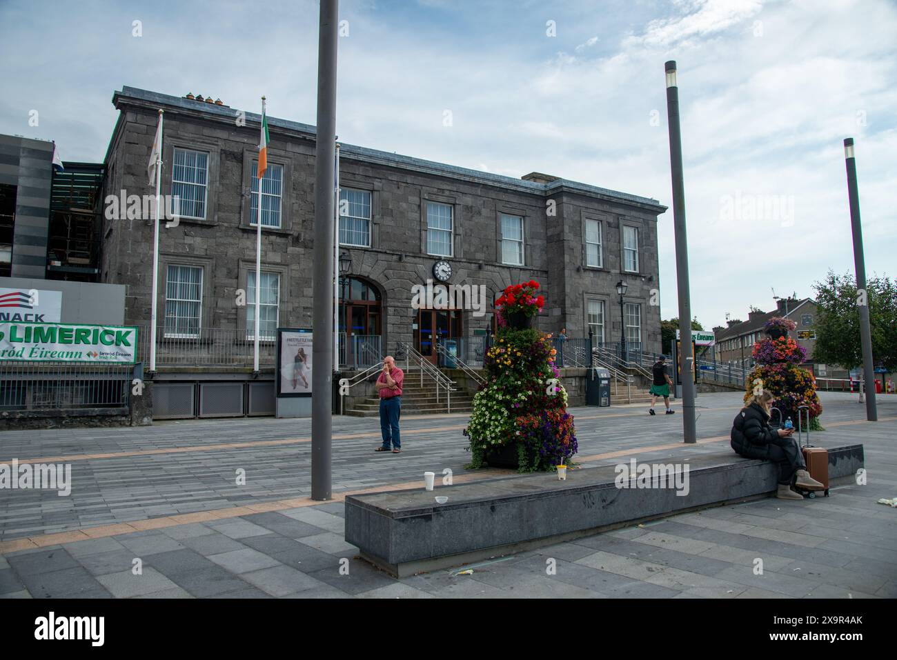Limerick Railway Station , train arrival and waiting room for people ...