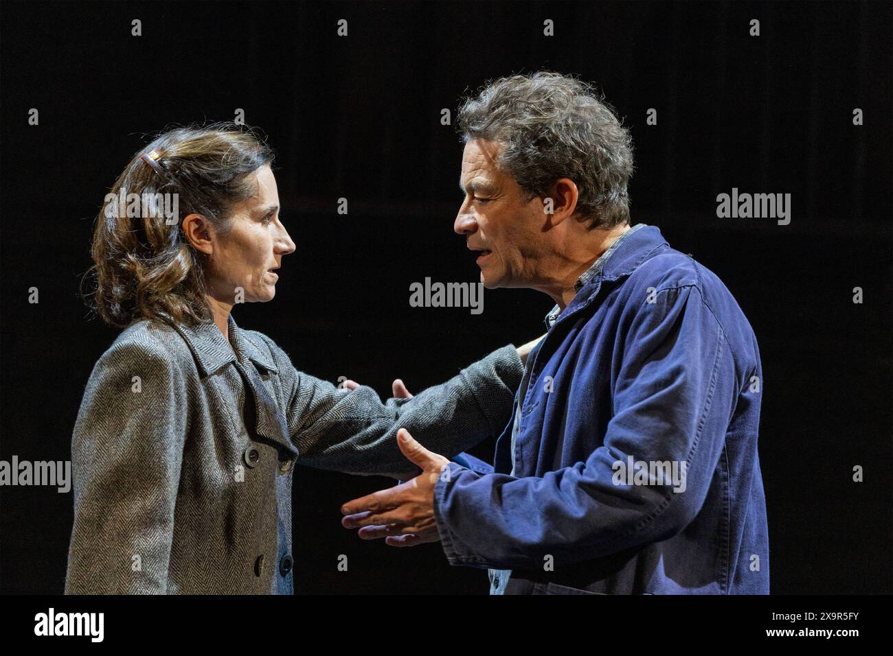 Kate Fleetwood (Beatrice), Dominic West (Eddie Carbone) in A VIEW FROM ...