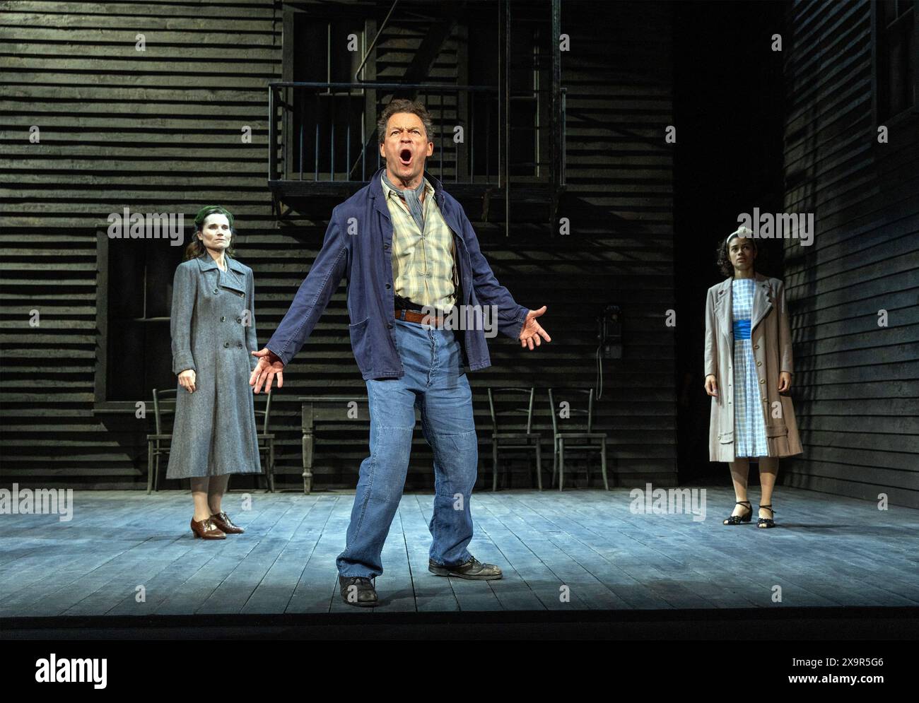 l-r: Kate Fleetwood (Beatrice), Dominic West (Eddie Carbone), Nia Towle ...
