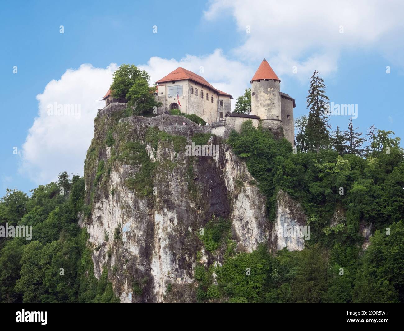 Lake Bled Castle, standing imperiously over Lake Bled, Slovenia Stock ...
