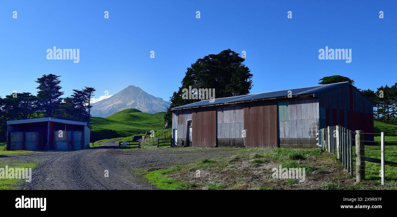 The stratovolcano of Mount Taranaki, New Zealand Stock Photo - Alamy