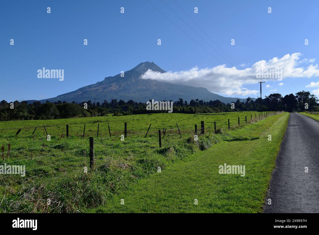 Mount taranaki maunga hi-res stock photography and images - Alamy
