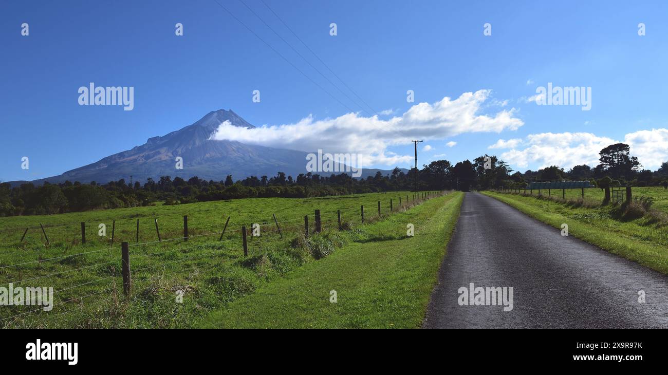 The stratovolcano of Mount Taranaki, New Zealand Stock Photo - Alamy