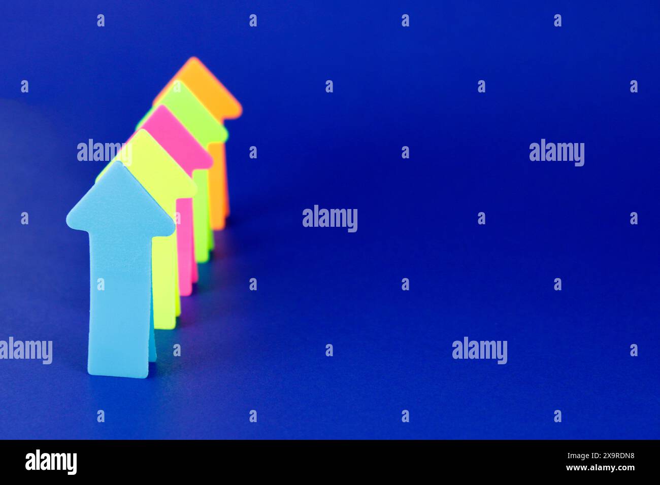 Arrows of different colors arranged in a row - horizontal format Stock ...