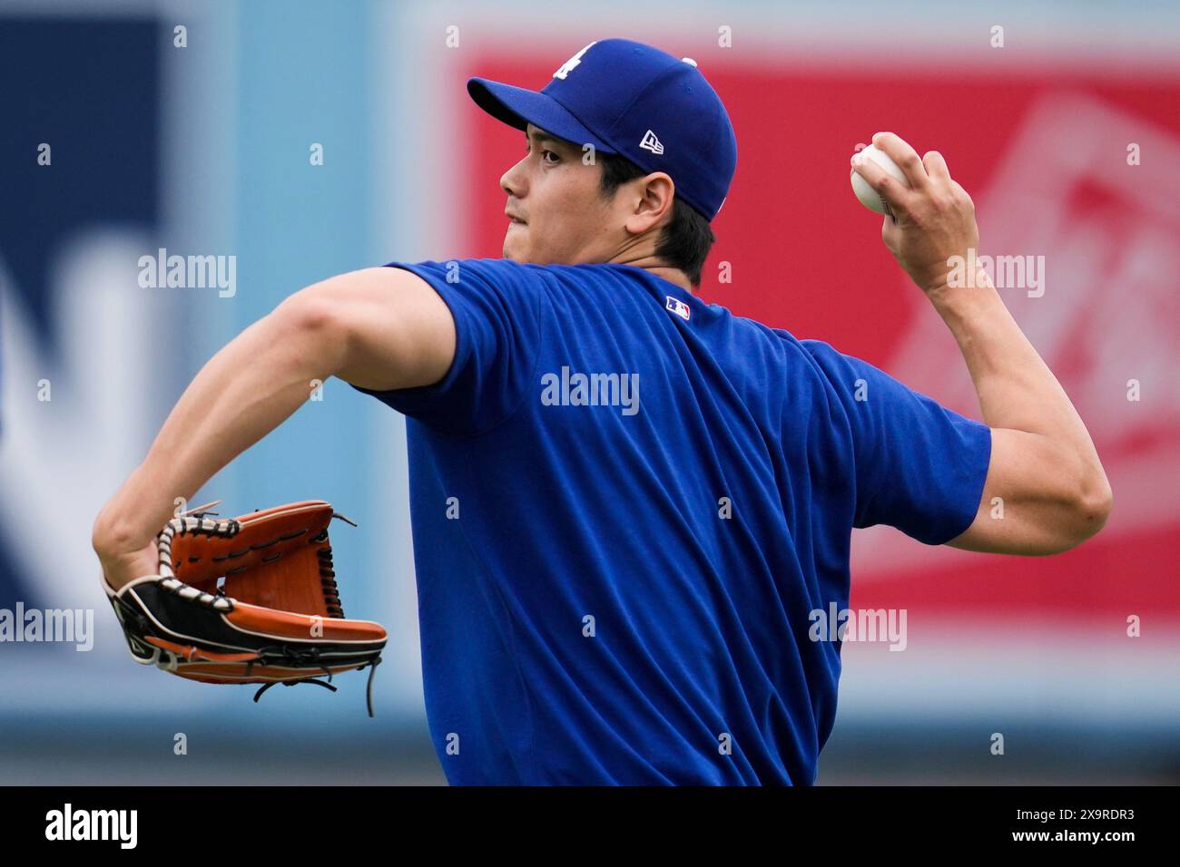 Los Angeles Dodgers' Shohei Ohtani works out before a baseball game ...