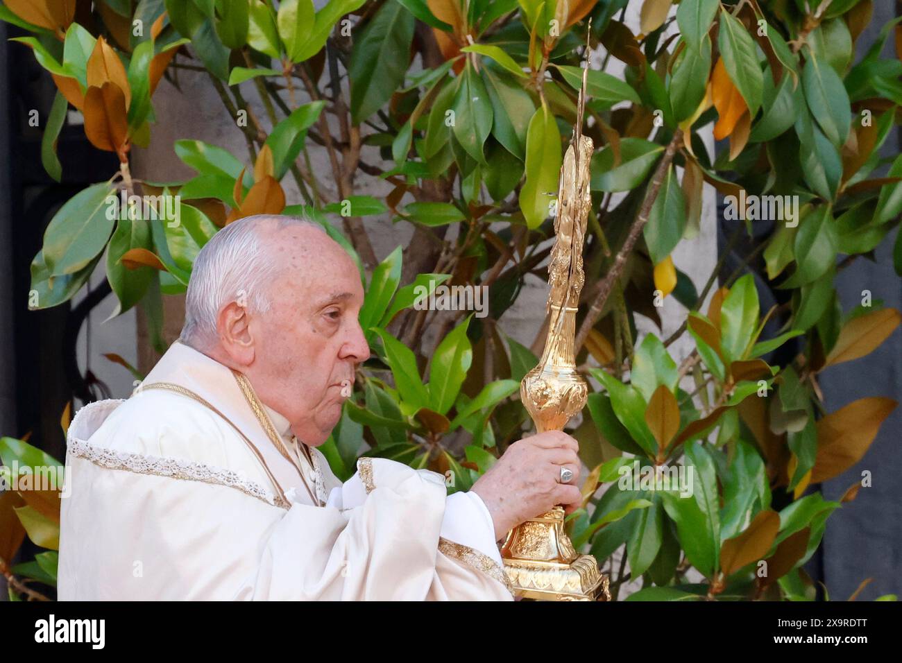 Monstrance host hi-res stock photography and images - Alamy