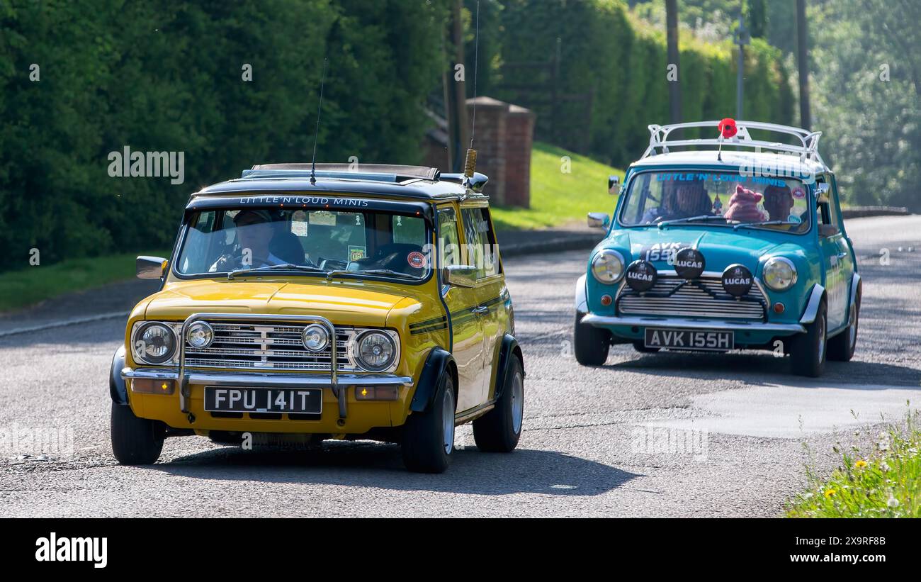 Turquoise classic car driving fast hi-res stock photography and images - Alamy