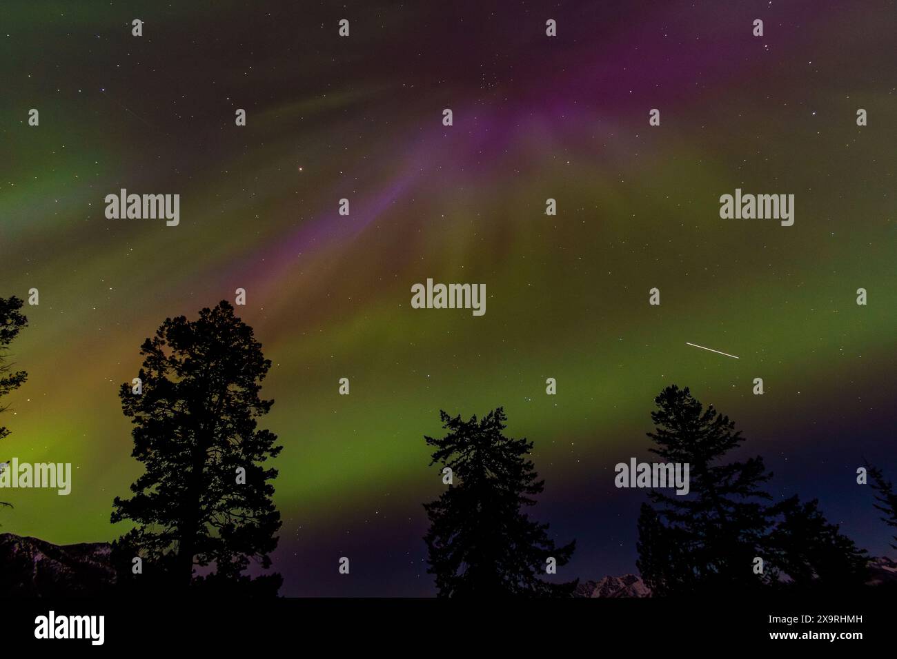 Amazing Aurora Borealis Northern Lights Seen Over Washington State ...