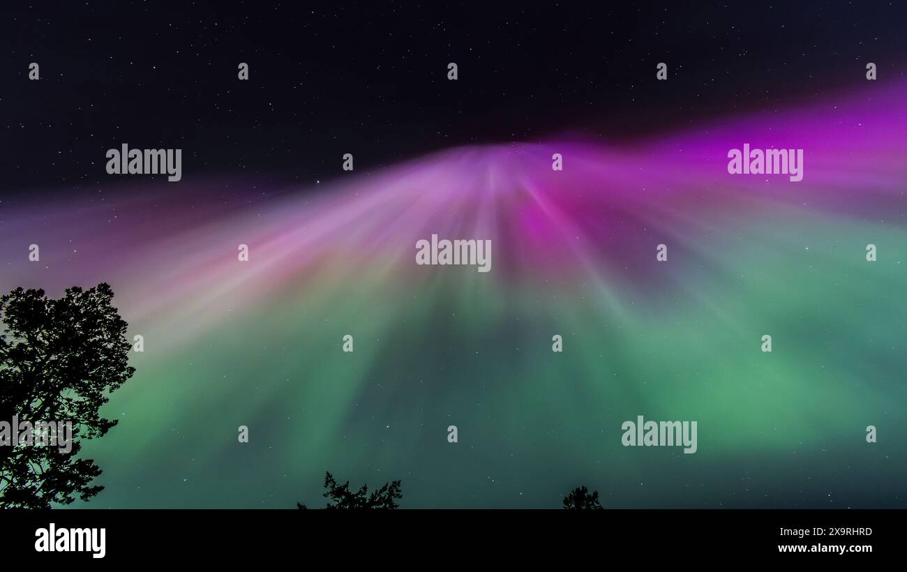 Amazing Aurora Borealis Northern Lights Seen Over Washington State ...