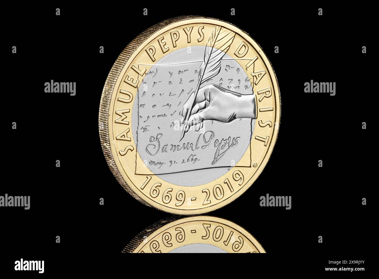 Bimetallic 2 pound coin obverse hi-res stock photography and images - Alamy