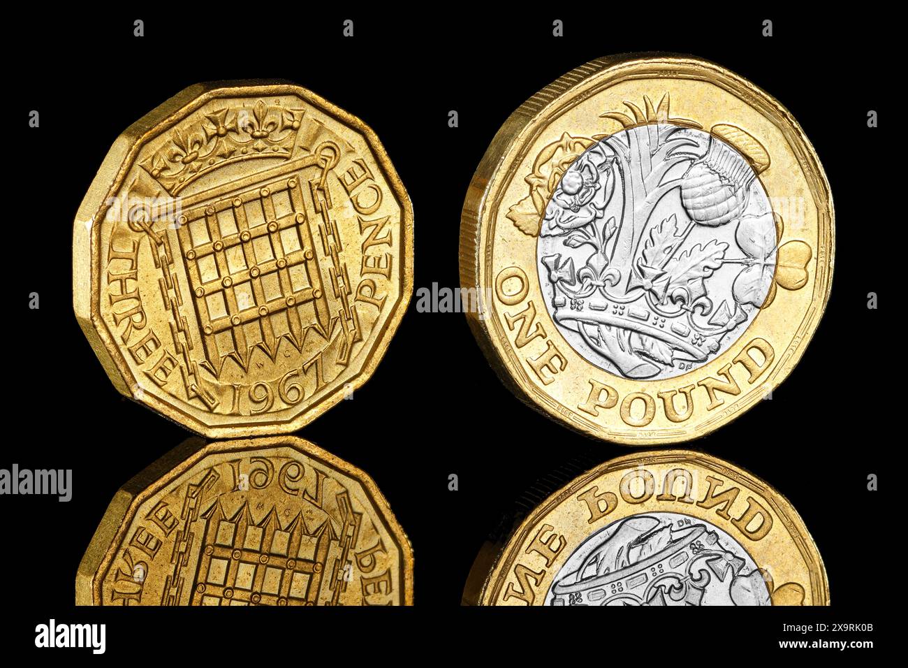 Comparison between a 1967 Three Pence coin & the new bimetallic £1 coin ...