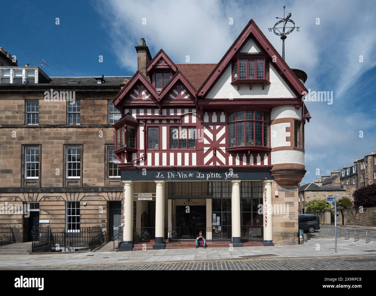 Quirky edinburgh architecture hi-res stock photography and images - Alamy