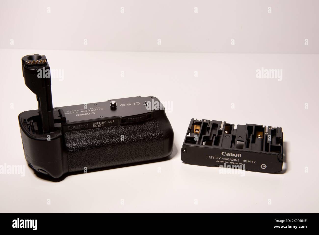 Canon BG-E2N Vertical Camera Grip with BGM-E2 AA Battery Holder Stock ...