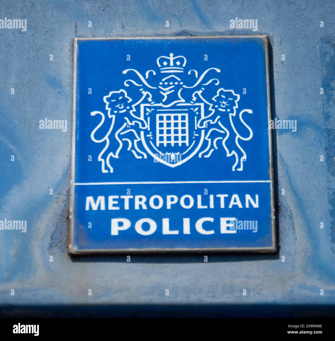 Sign for the Metropolitan Police, Bow Road, Bow, East London, UK Stock ...