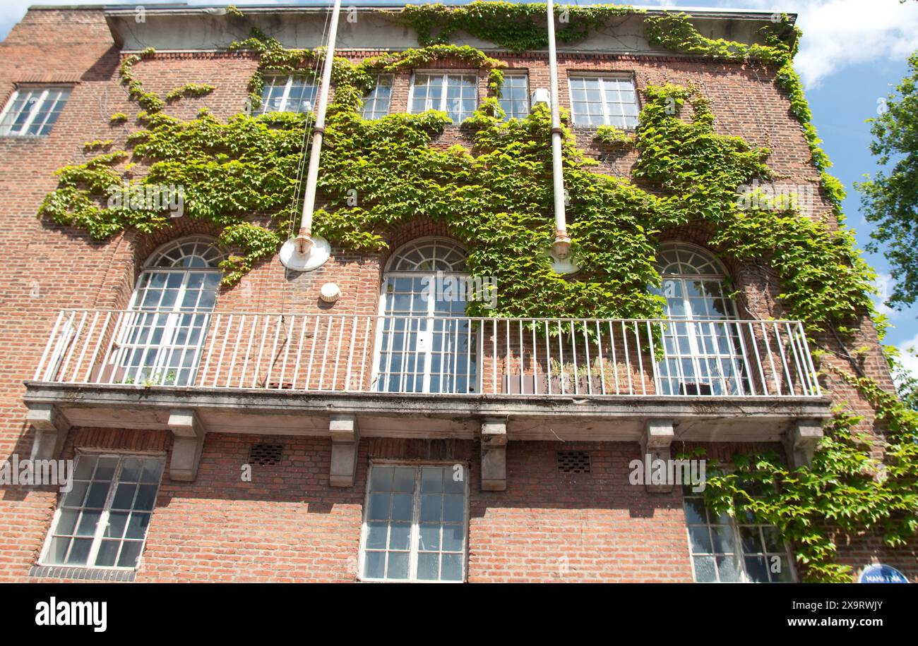 Kingsley hall community centre hi-res stock photography and images - Alamy