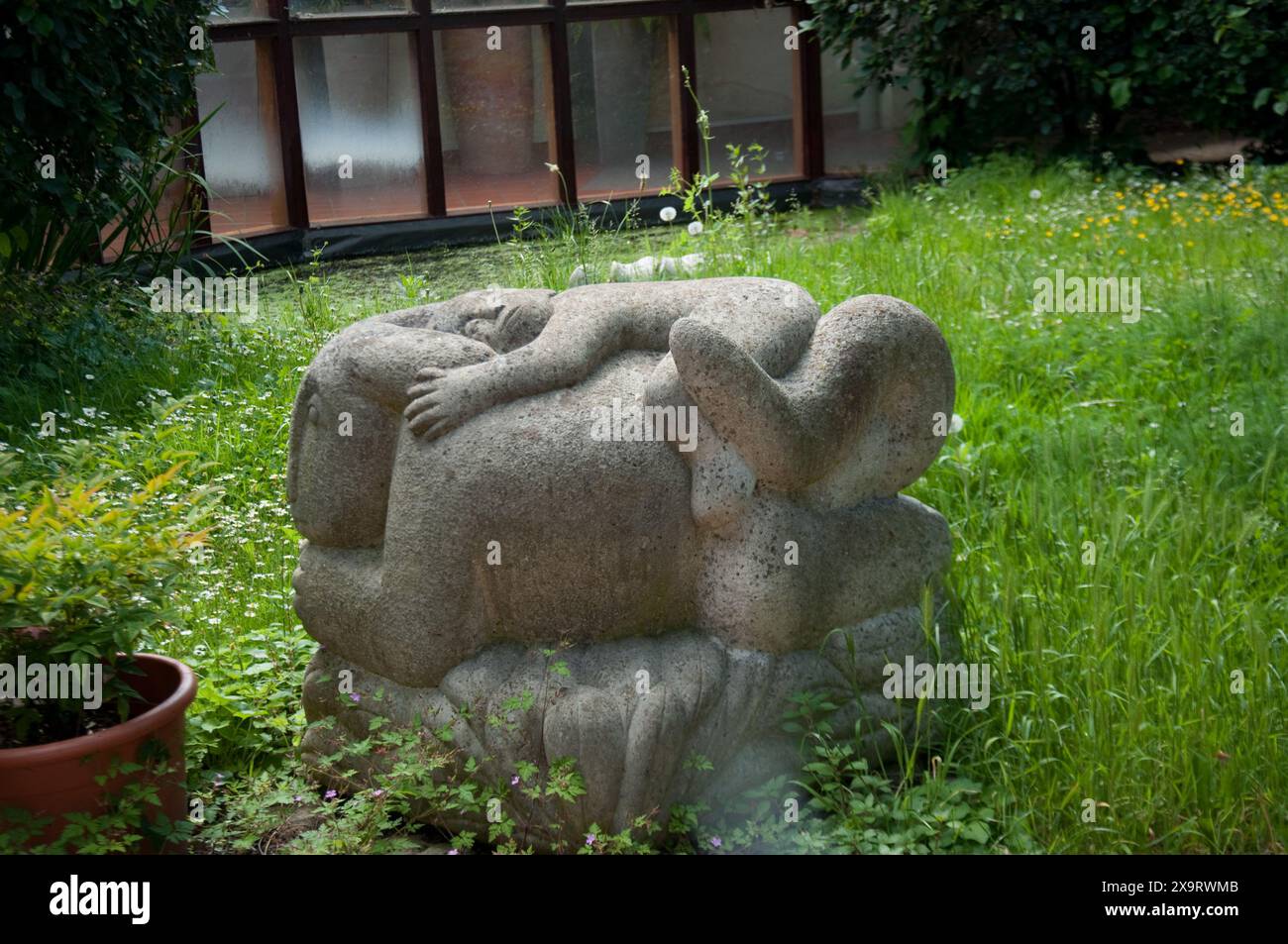 Bromley by bow centre gardens hi-res stock photography and images - Alamy